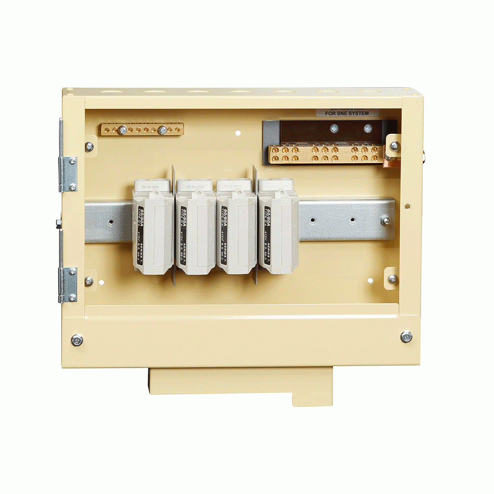 SERVICE HEAD DISTRIBUTION BOARDS FOR MOUNTING ABOVE 100AMP THREE PHASE